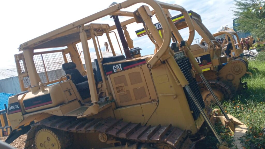 Bulldozer Caterpillar D6R XL año 2006 origen Americano - Maquinaria ...